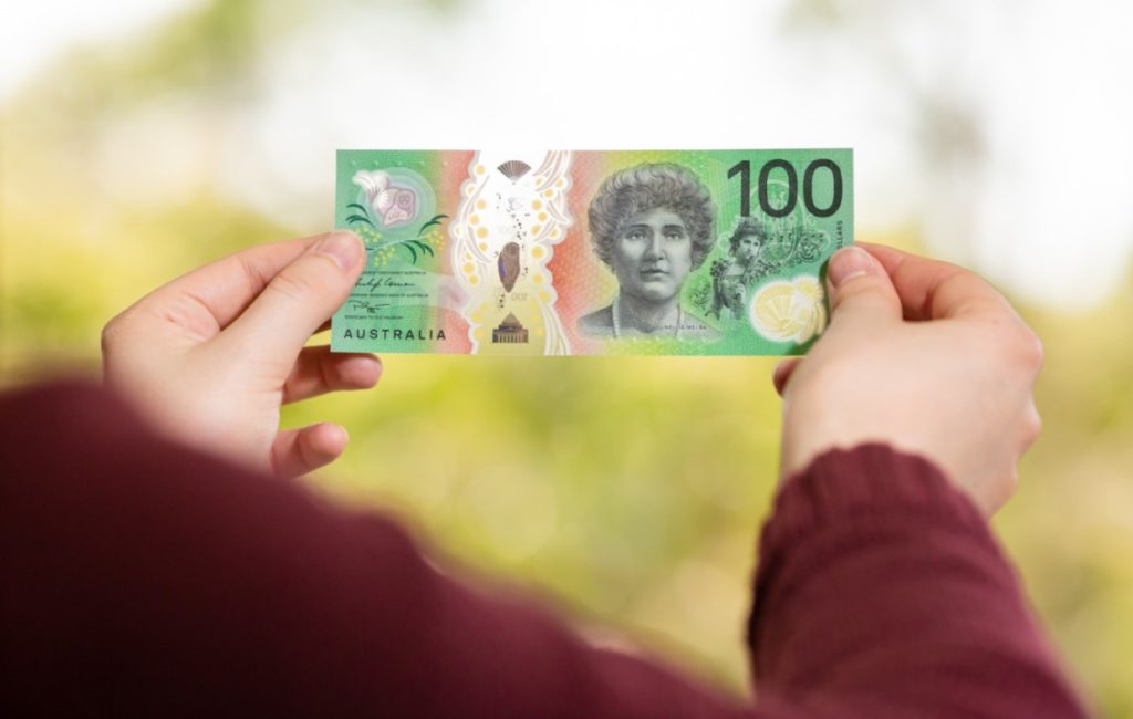 100 AUD banknote presentation - Numismag